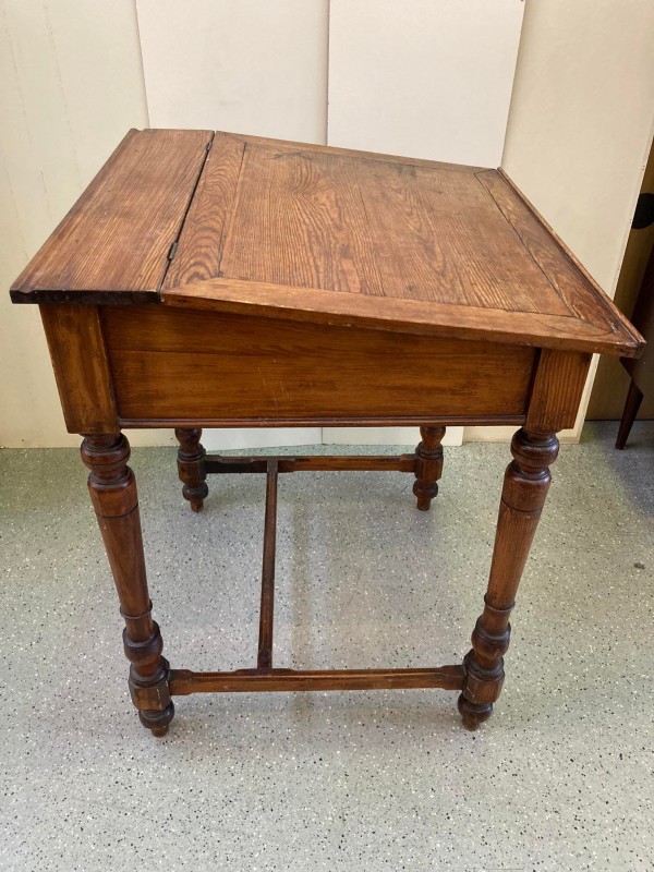 Antieke lessenaar - Kringwinkel