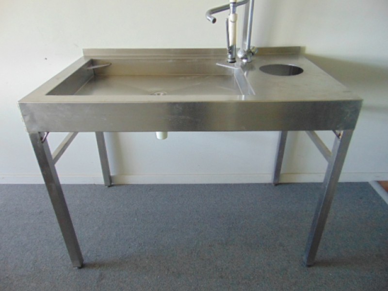 Inox Werktafel met Wasbak - Kringwinkel
