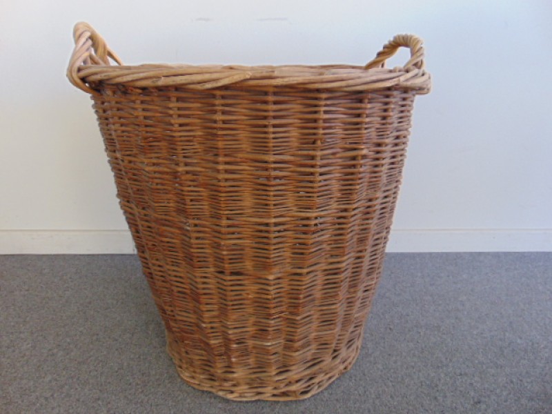 Grote Gevlochten Mand - Kringwinkel