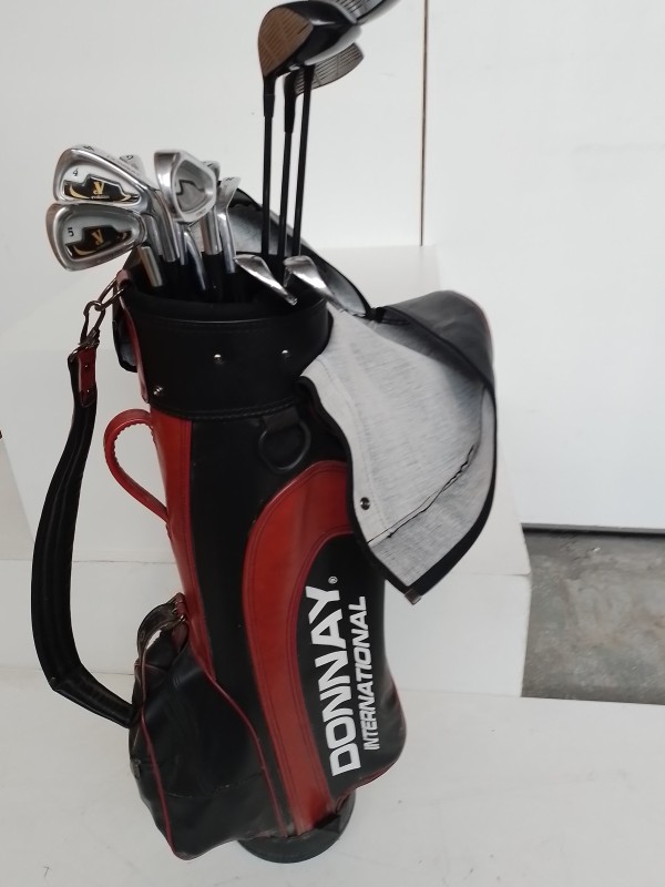 Golftas DONNAY met 12 clubs - Kringwinkel