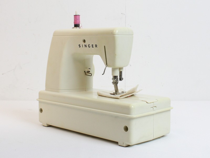 Singer Golden Panoramic Naaimachine - Kringwinkel