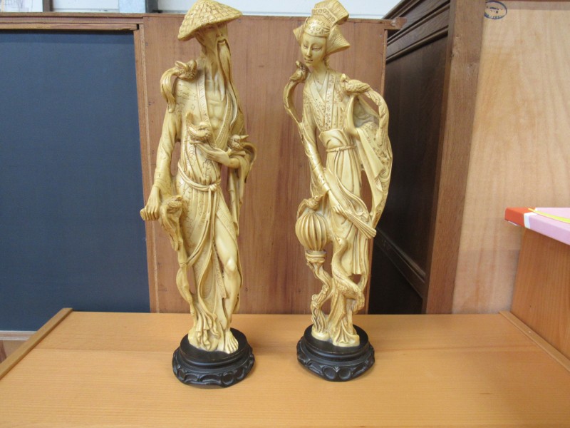 Vintage Ivorine Chinese Beelden Vrouw en Man - Kringwinkel
