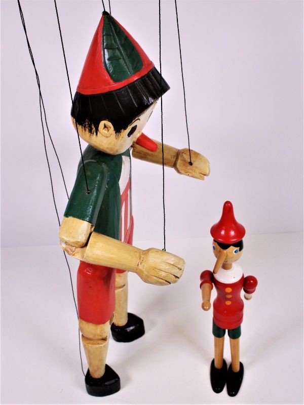 2 x Pinokkio - vintage marionet- en kleine pop - Kringwinkel