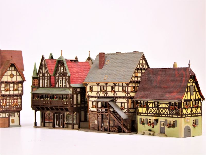 10 Modelbouw huizen, heel goed in orde! - Kringwinkel