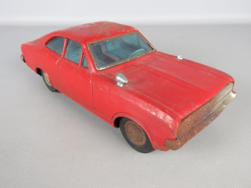 Opel A1 rode speelgoed auto - Kringwinkel