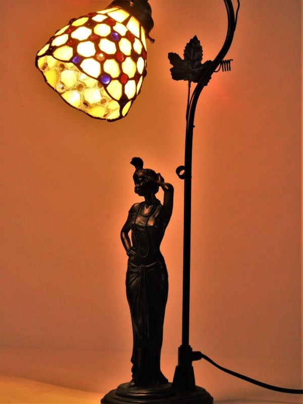 Tiffany Stijl Lamp met Art-Nouveau Dame - Kringwinkel