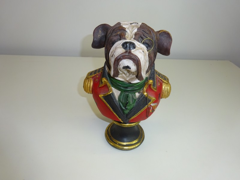 Beeld: Hond in Kostuum - Kringwinkel