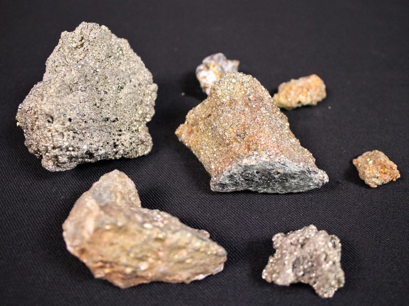 Vijf varianten van Pyriet ( 7 stuks ) - Kringwinkel