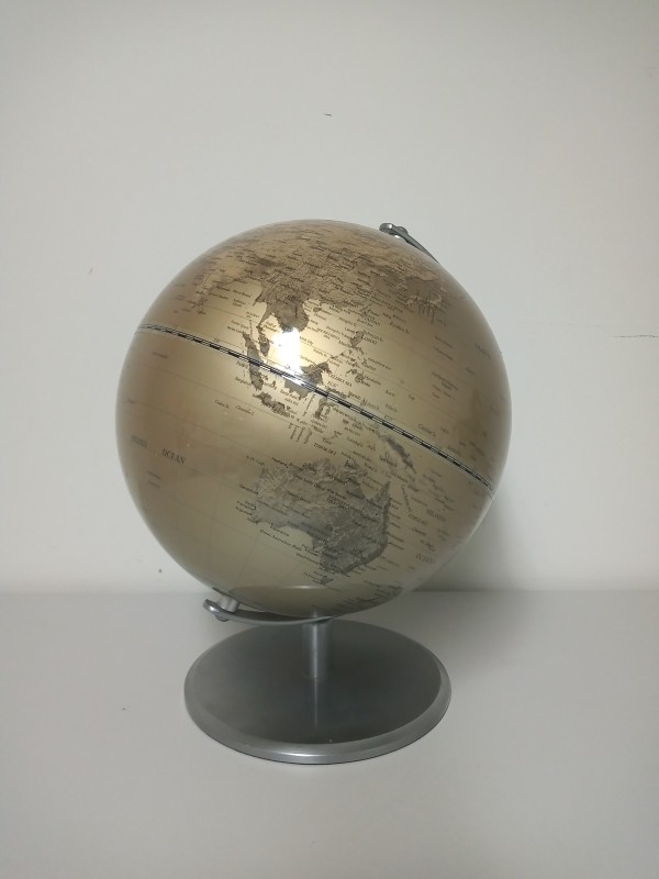 Goudkleurig wereldbal - Kringwinkel