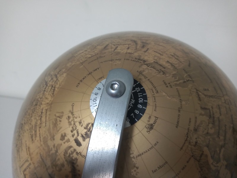 Goudkleurig wereldbal - Kringwinkel