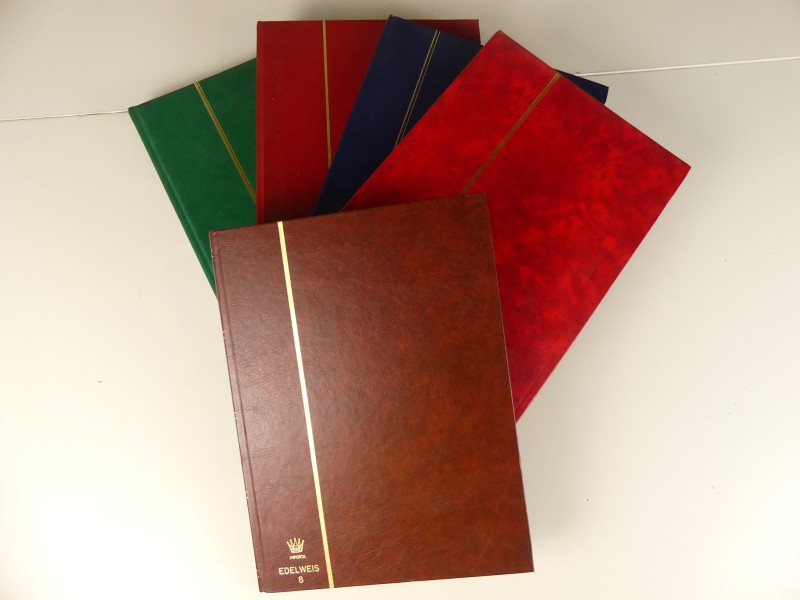 Filatelie lot - 5 postzegelboeken - Kringwinkel