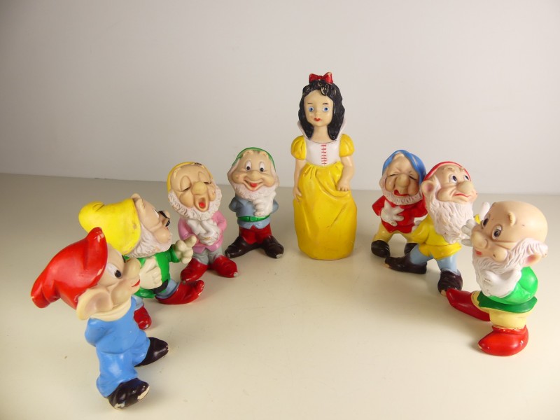 Sneeuwwitje en de 7 dwergen figuren - Kringwinkel