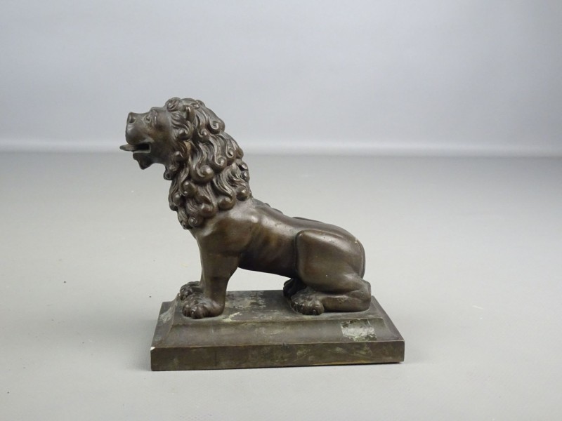 Leeuwen beeldje - Kringwinkel