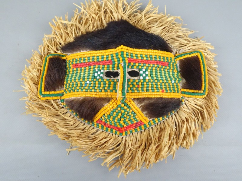 Afrikaans masker - Kringwinkel