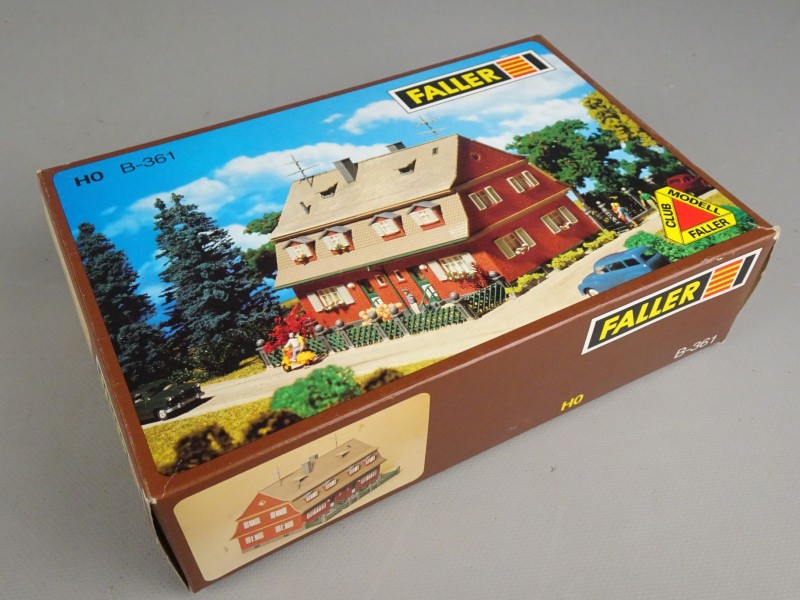 Faller modelbouw van een vintage huis - Kringwinkel