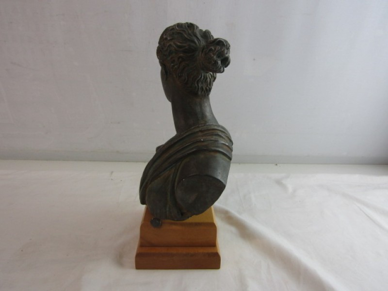 Borstbeeld, Aptemie, Artemis of Diana - Kringwinkel