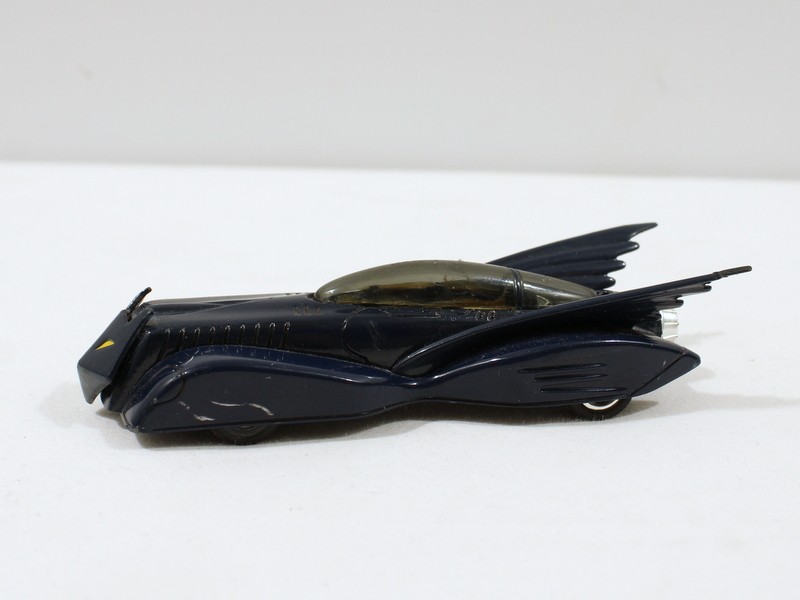 Corgi Batmobile - Kringwinkel