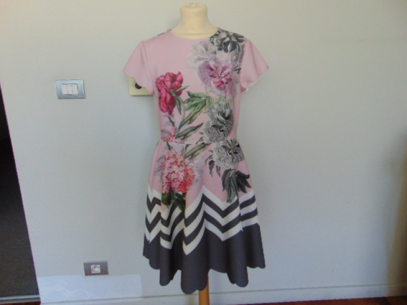 Design Jurk: Ted Baker, London - Kringwinkel