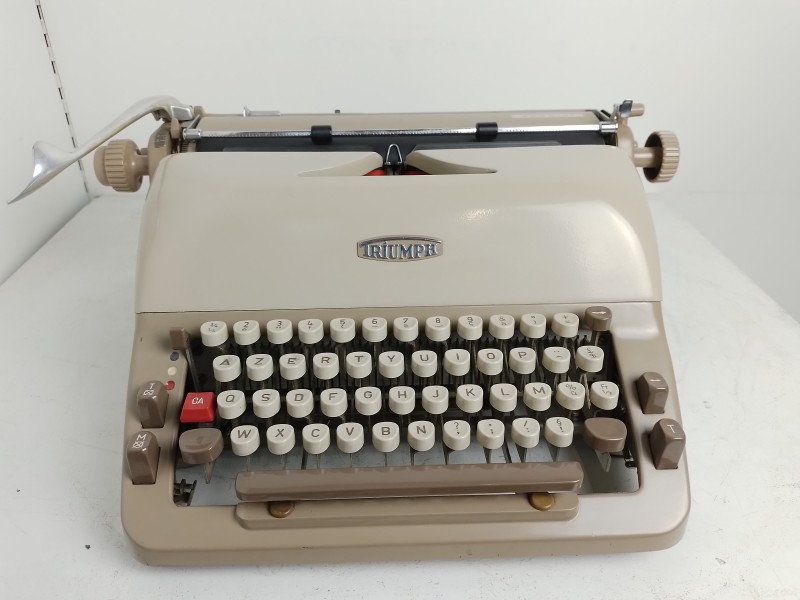 Typemachine Triumph special - Kringwinkel