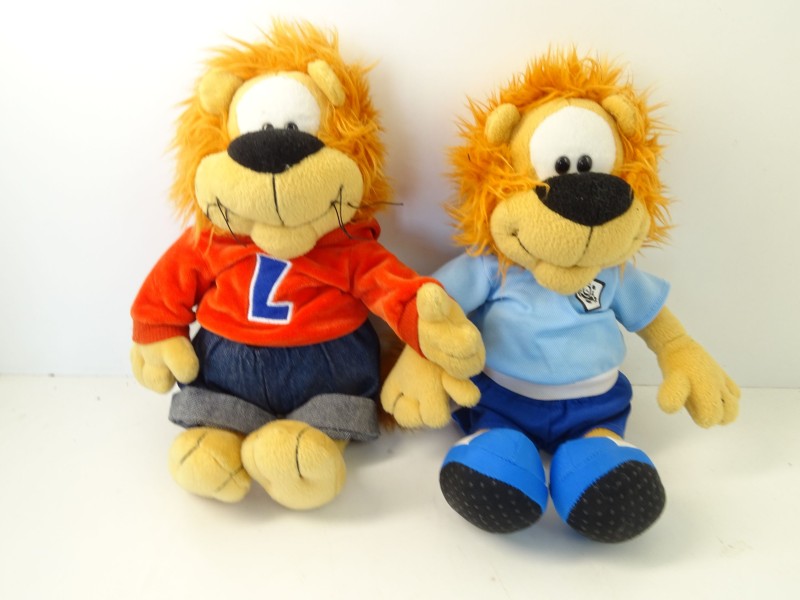 2 Loeki De Leeuw Knuffels - Kringwinkel