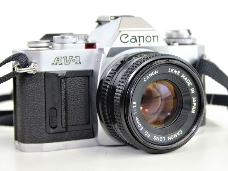 Vintage Canon AV-1 camera - Kringwinkel