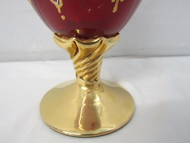 Robijnrood Glazen Karaf met 4 Wijnglazen, - Kringwinkel