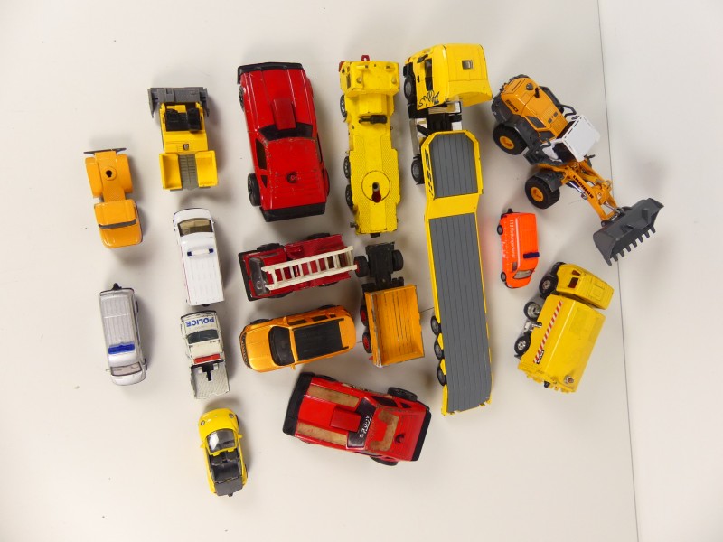 Lot vintage autotjes - Kringwinkel