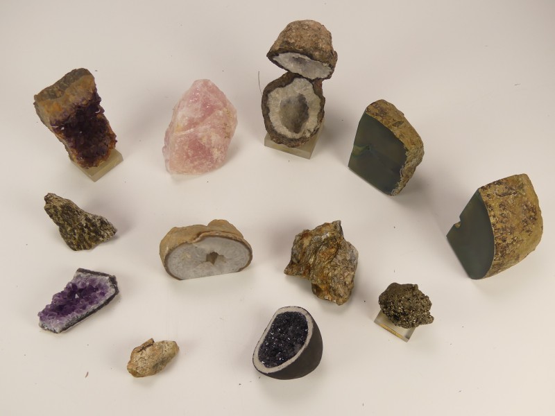 Lot mineraal stenen - Kringwinkel