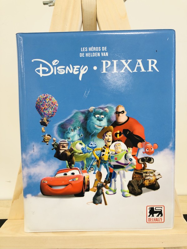 Disney ° Pixar spaarboek van Delhaize - Kringwinkel