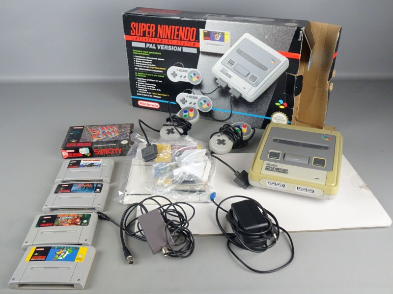 SNES console met 5 spelletjes - Kringwinkel