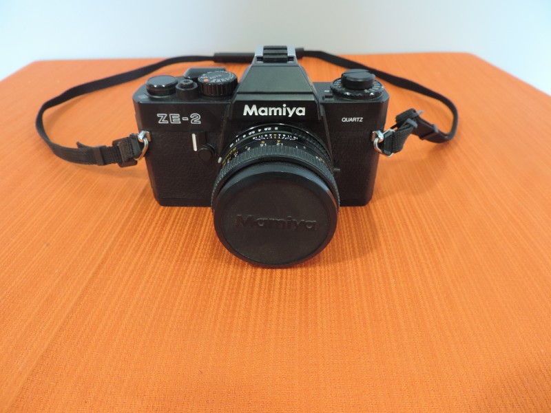 Vintage Mamiya ZE-2 camera - Kringwinkel