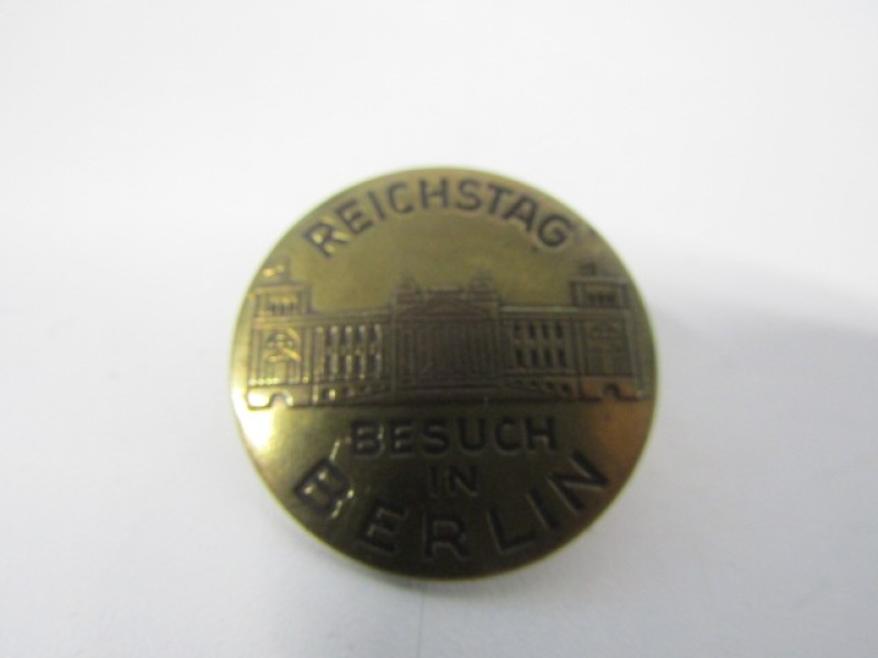 Pin, Reichstag Besuch In Berlin - Kringwinkel