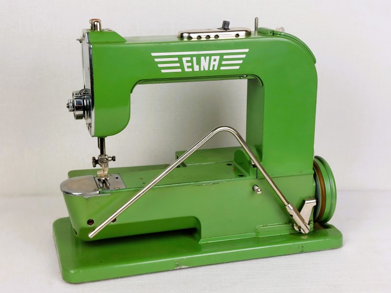 Elna 1 Grasshoper naaimachine - Kringwinkel