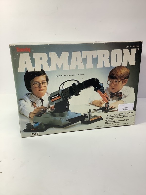 Vintage Armatron: Tandy - Kringwinkel