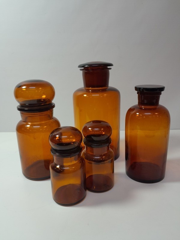 Set van 5 bruine apotheker recipiënten: 2 oude recipiënten VSL gelabeld ...