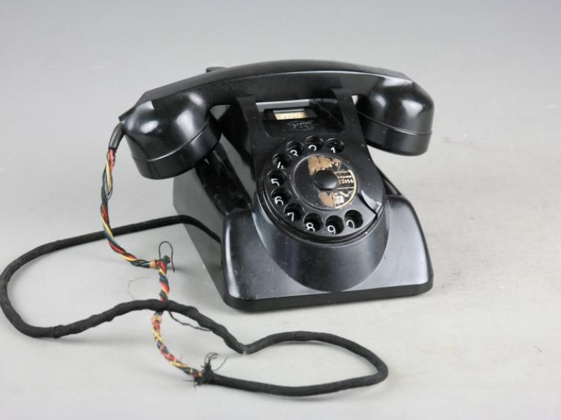 Oude bakelieten PTT telefoon - Kringwinkel