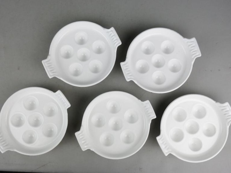 Emaille kommetjes voor karakollen of eitjes - Kringwinkel