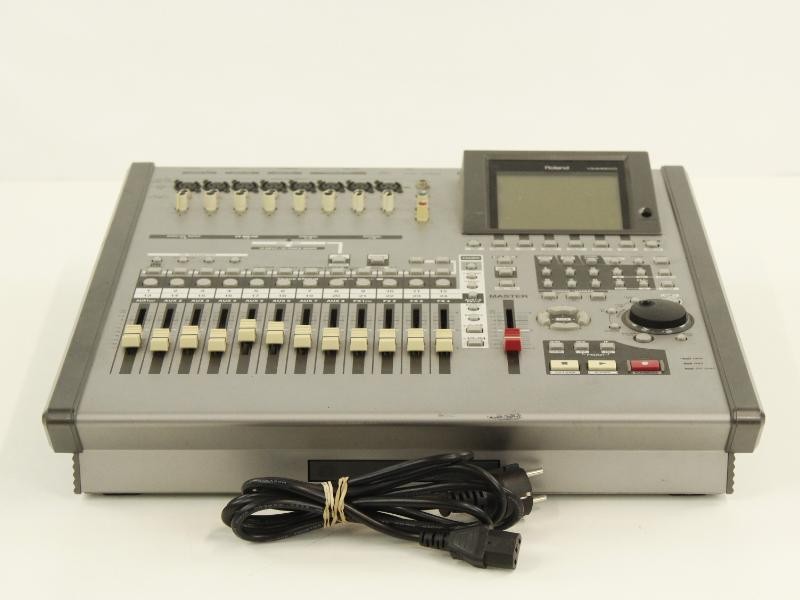 Roland VS-2400CD Digital Studio Workstation - Kringwinkel
