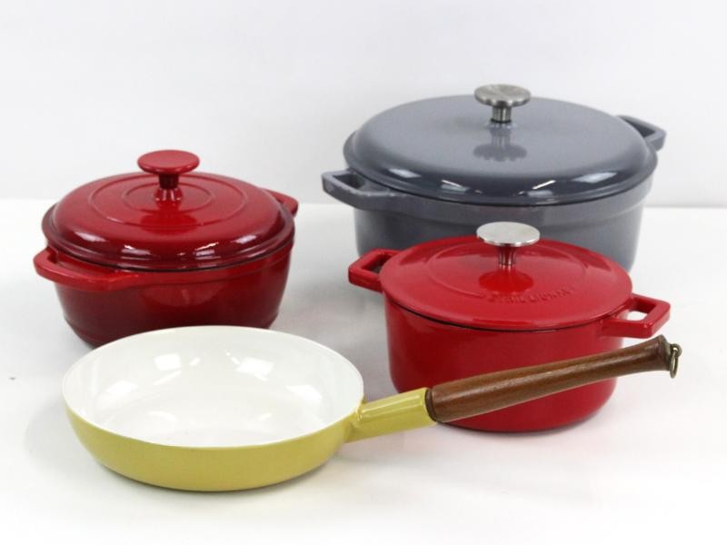 Set van 4 smeedijzeren pannen - verschillende merken - Kringwinkel