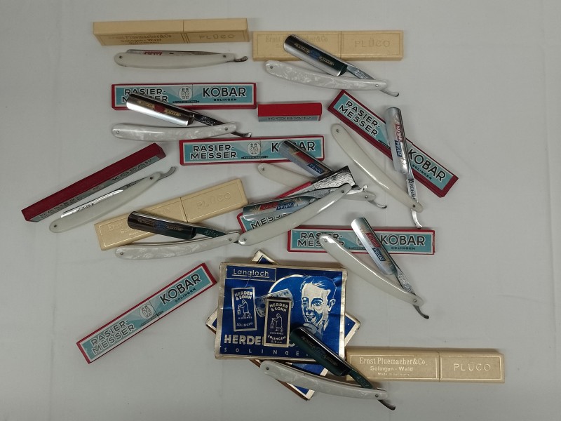 11 Vintage Solingen scheermesjes - Kringwinkel