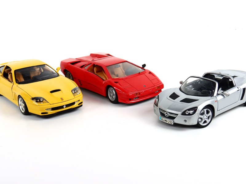 Set van drie model sportwagens - Kringwinkel