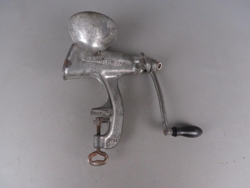 Oude vleesmolen - Alexanderwerk 376A - Kringwinkel