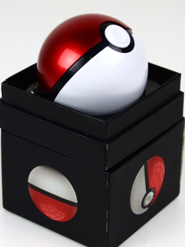 Powerbank Pokeball design - Kringwinkel