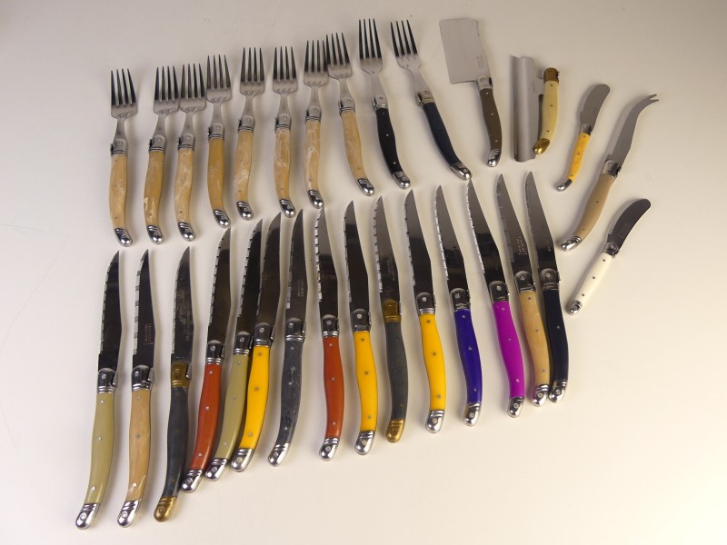 Besteksetje - mix gemerkt Laguiole - Kringwinkel