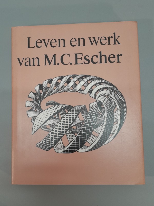 Boek: Leven en werk van M.C. Escher - Kringwinkel