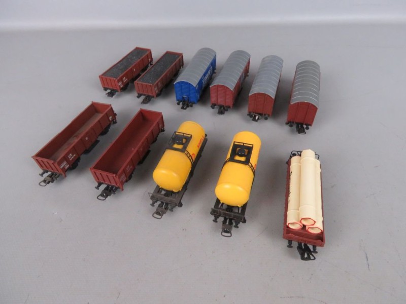 11 Lima wagons (kort) - Kringwinkel