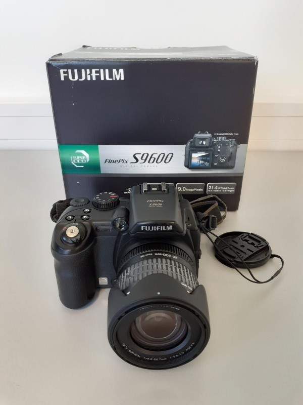 Fujifilm Finepix S9600 digital camera - Kringwinkel