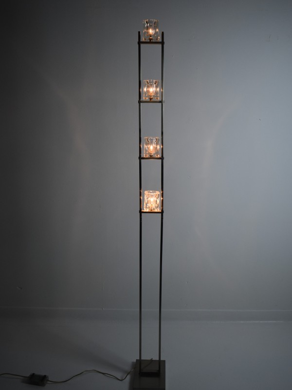 Moderne design vloerlamp met vier kubusvormige glasarmaturen - Kringwinkel