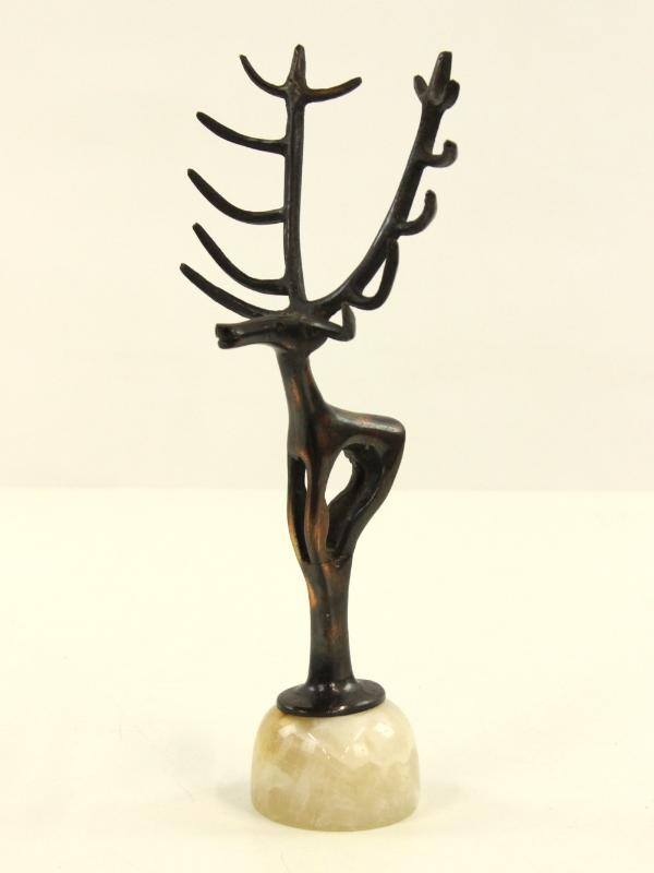 Gestileerde sculptuur van een hert - Kringwinkel