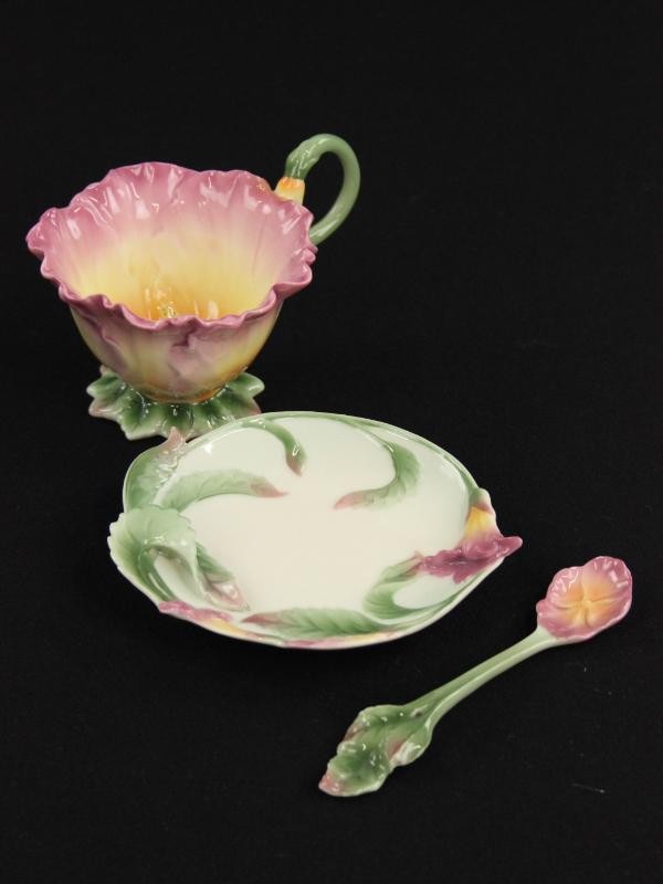 Set van twee porseleinen koffie of thee kopjes uit de flower collectie van FRANZ Maggie Wei Wei ...